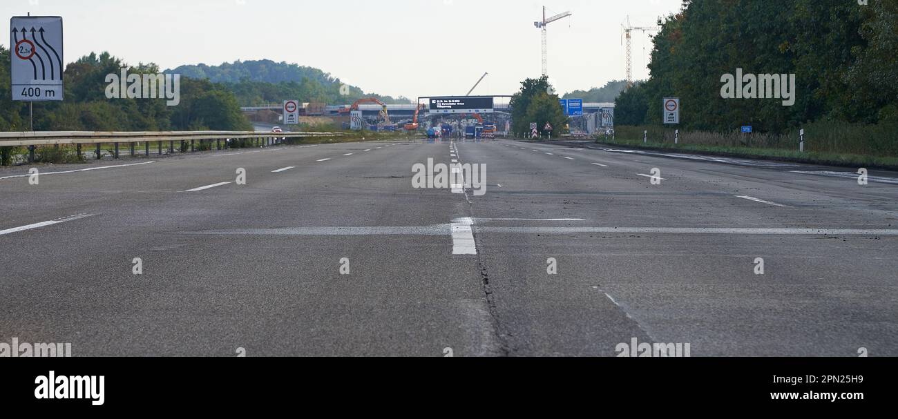 8 lane motorway hi-res stock photography and images - Alamy