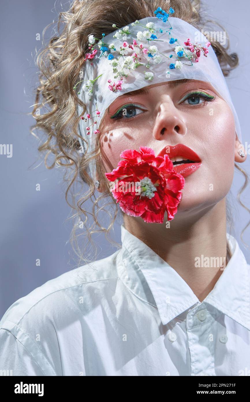 The girl with the carnation hi-res stock photography and images - Alamy