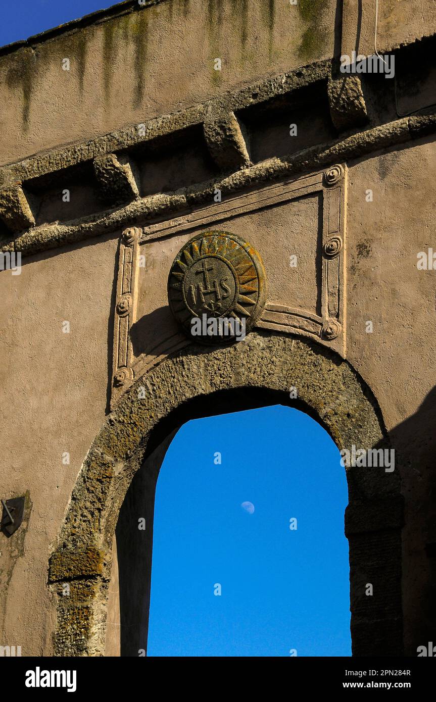 Moon seen through renaissance arch hi-res stock photography and images ...