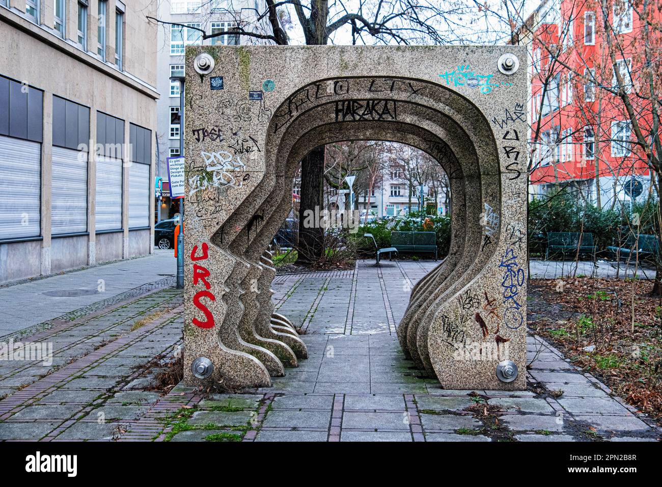Sculpture Kopfspaziergang 1989, Head Walk by Volker Dierkes in little ...