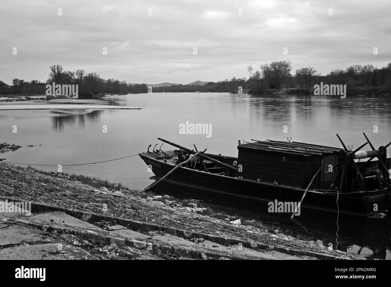 Barque sur la loire hi-res stock photography and images - Alamy