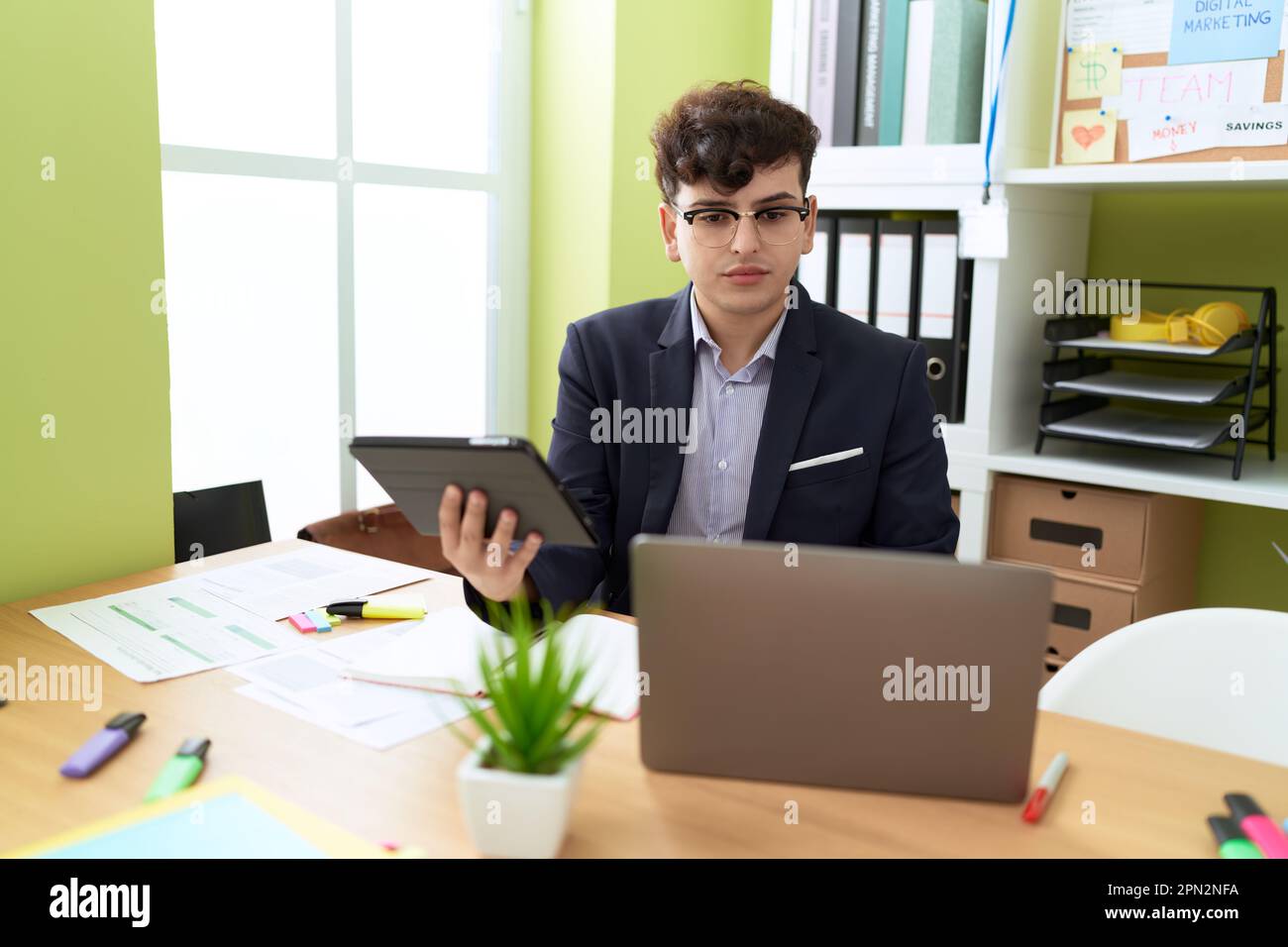 Non binary office worker hi-res stock photography and images - Alamy