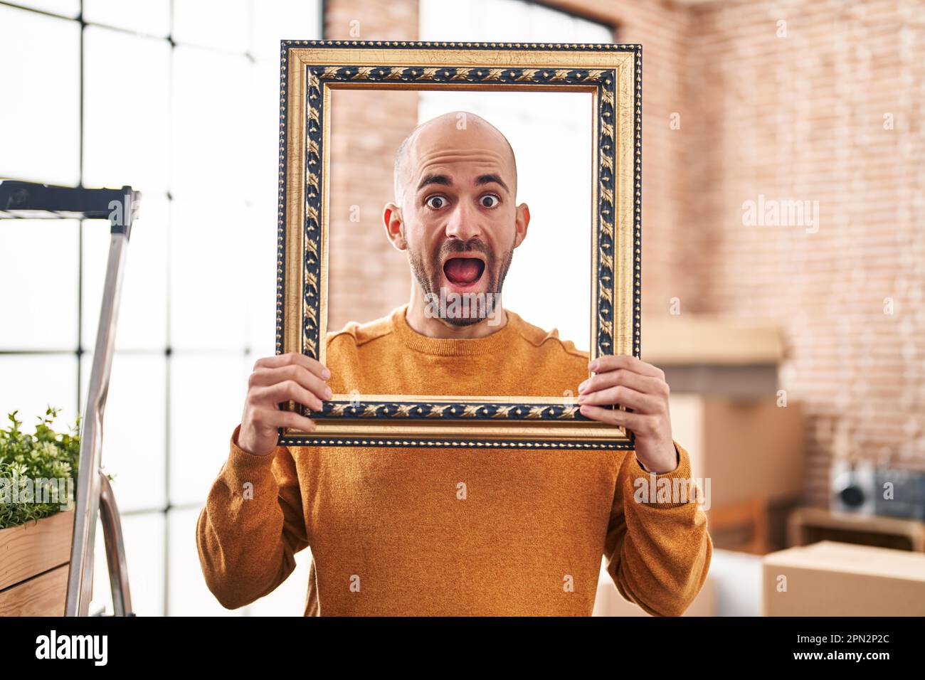 Moving face scream hi-res stock photography and images - Alamy