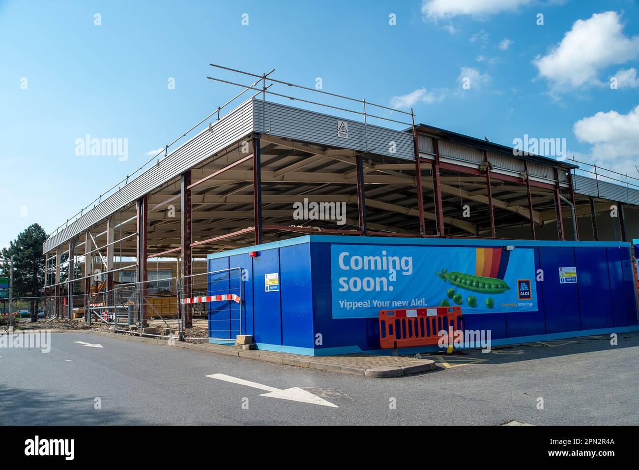 Slough, Berkshire, UK. 15th April, 2023. A new Aldi supermarket under ...