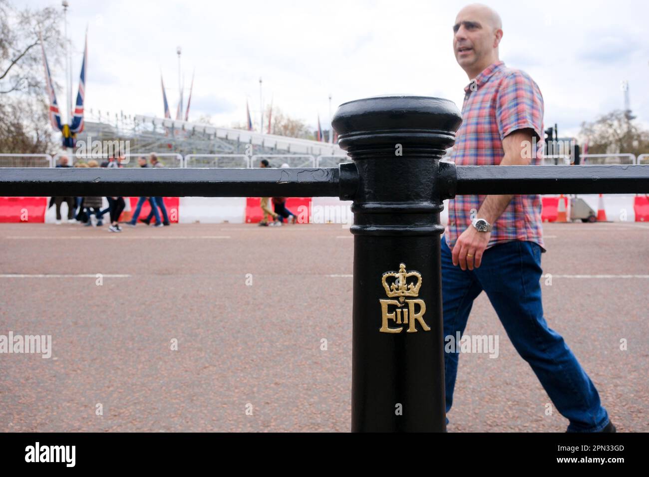 The Mall, London, UK. 16th April 2023. Preparations for the coronation ...