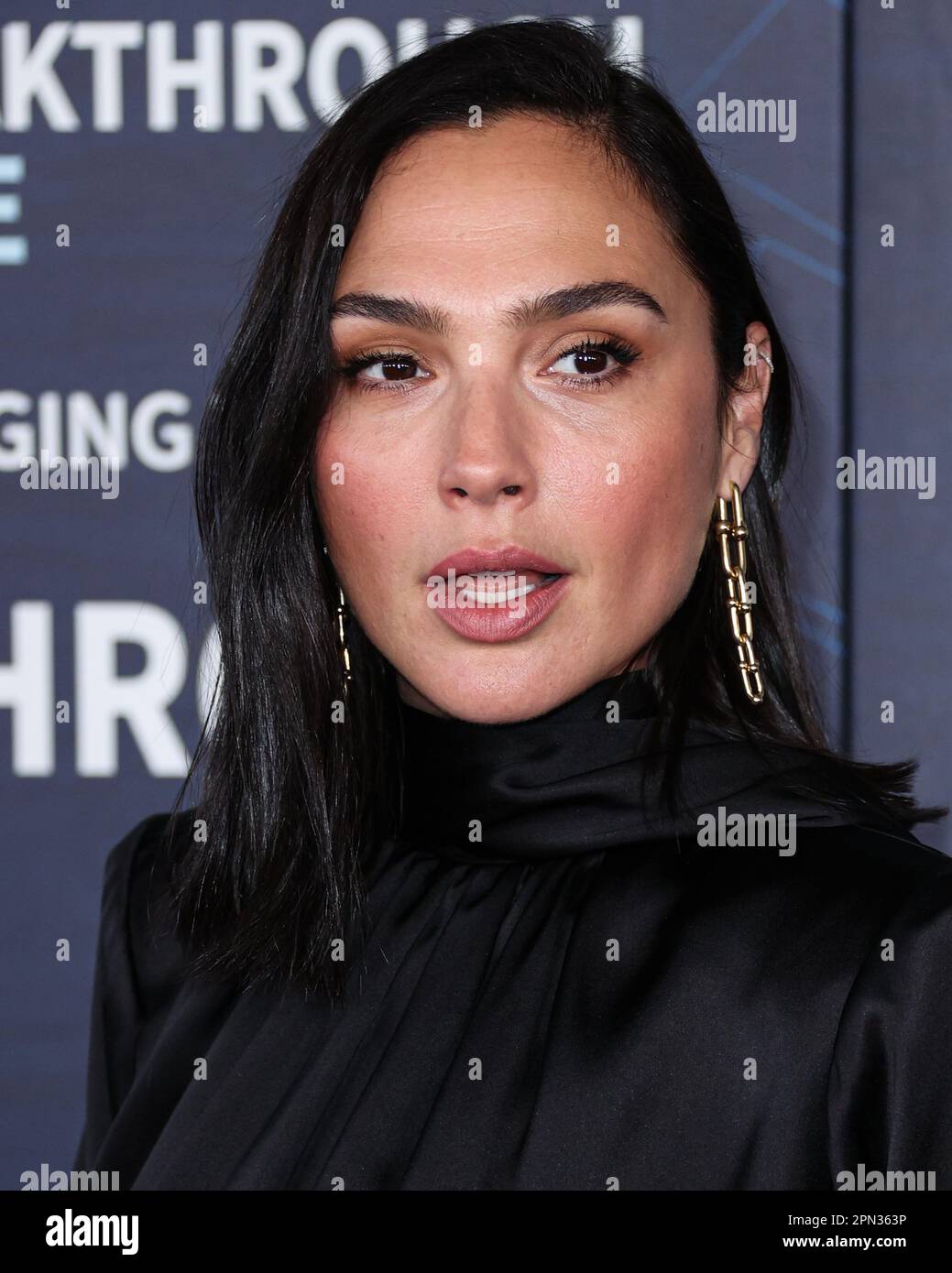 Gal gadot model hi-res stock photography and images - Alamy