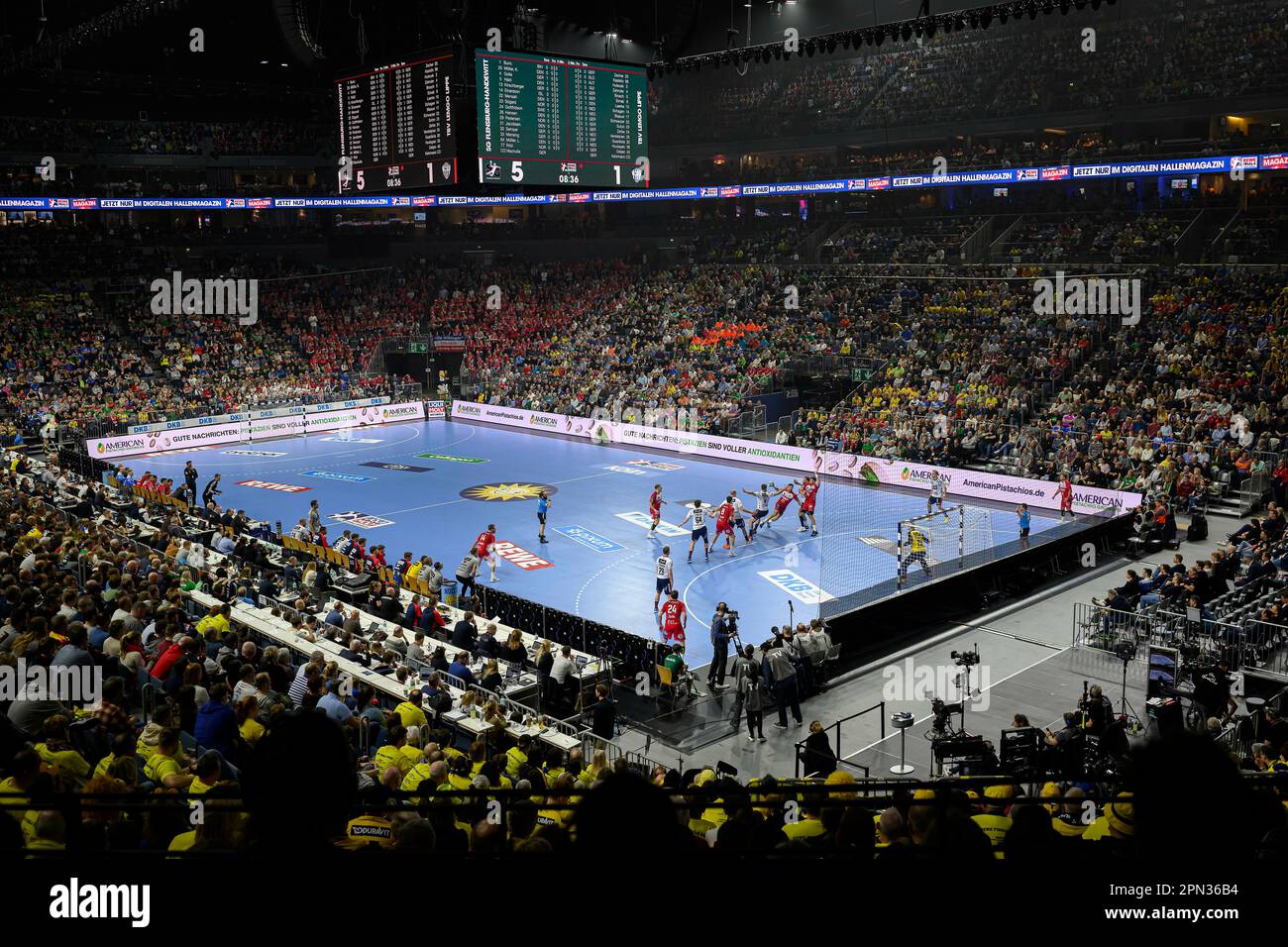 Feature, game scene in the Lanxess Arena, overview, action, game for ...