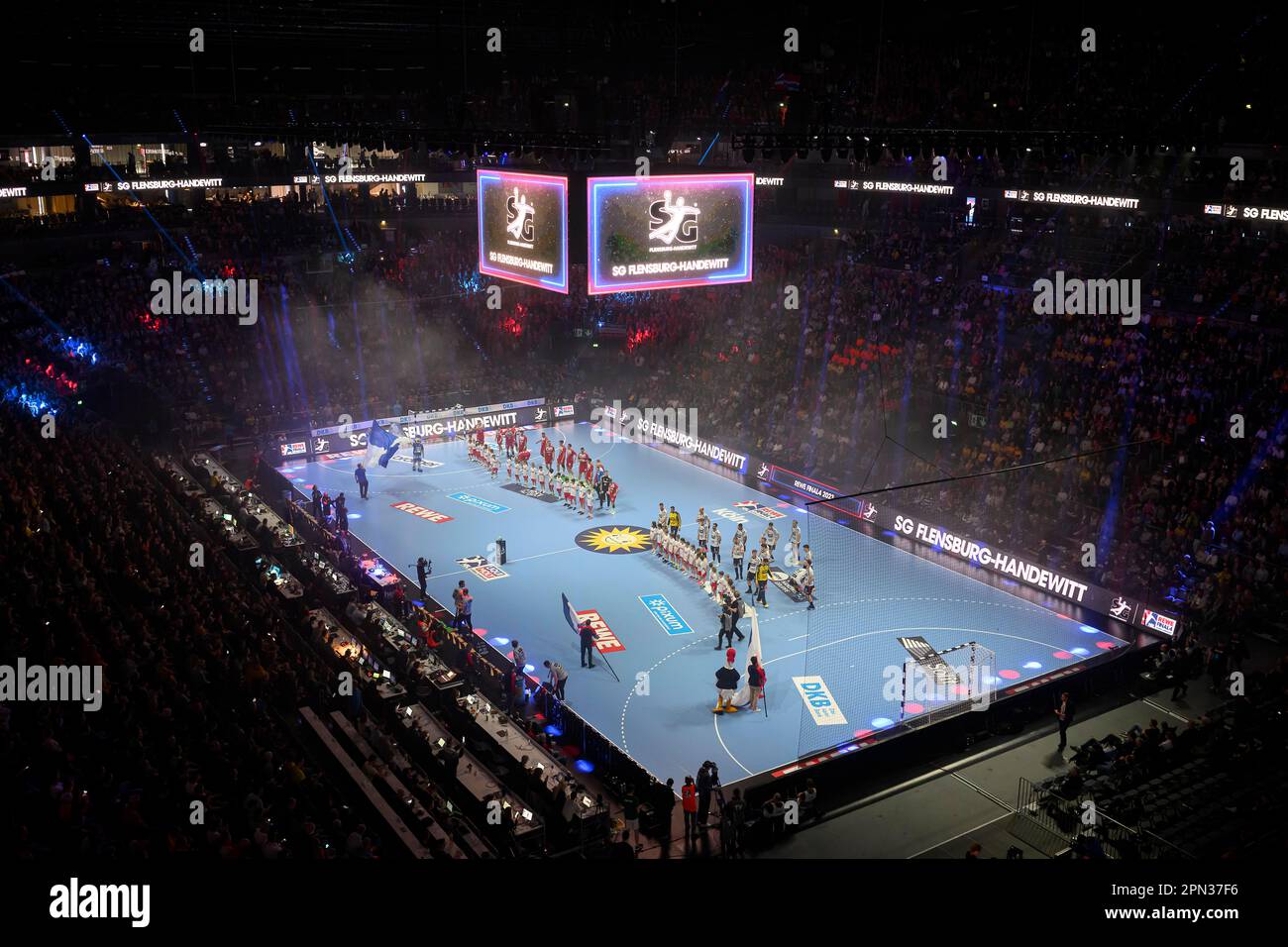 Feature, overview Lanxess Arena, welcome of the teams, game for 3rd ...