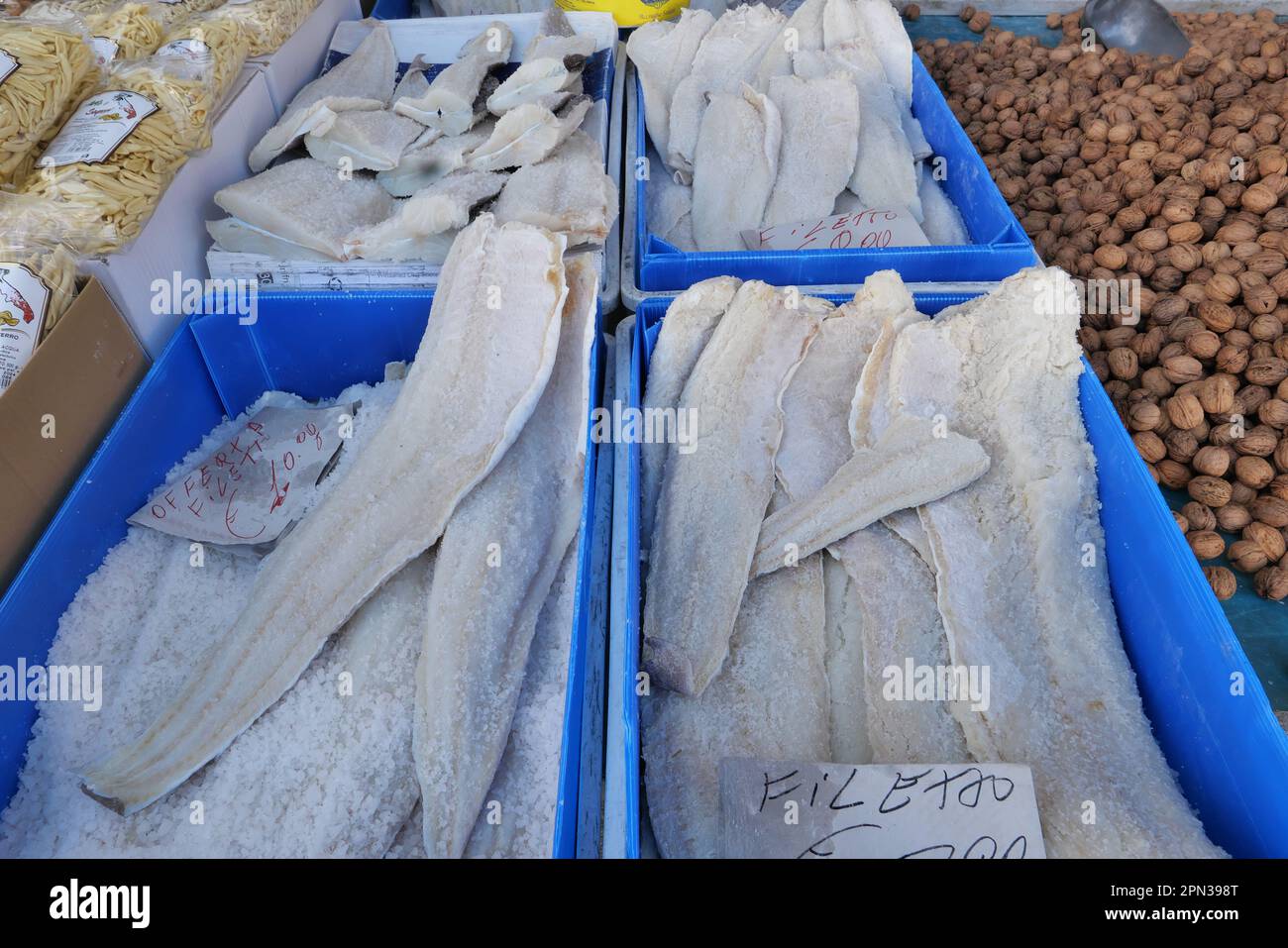 Stockfish fillets hi-res stock photography and images - Alamy