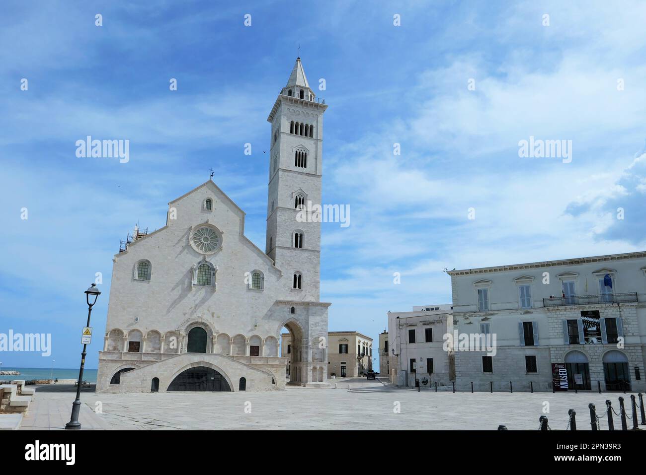 AN EXTERNAL VIEW OF THE CATHEDRAL Stock Photo - Alamy