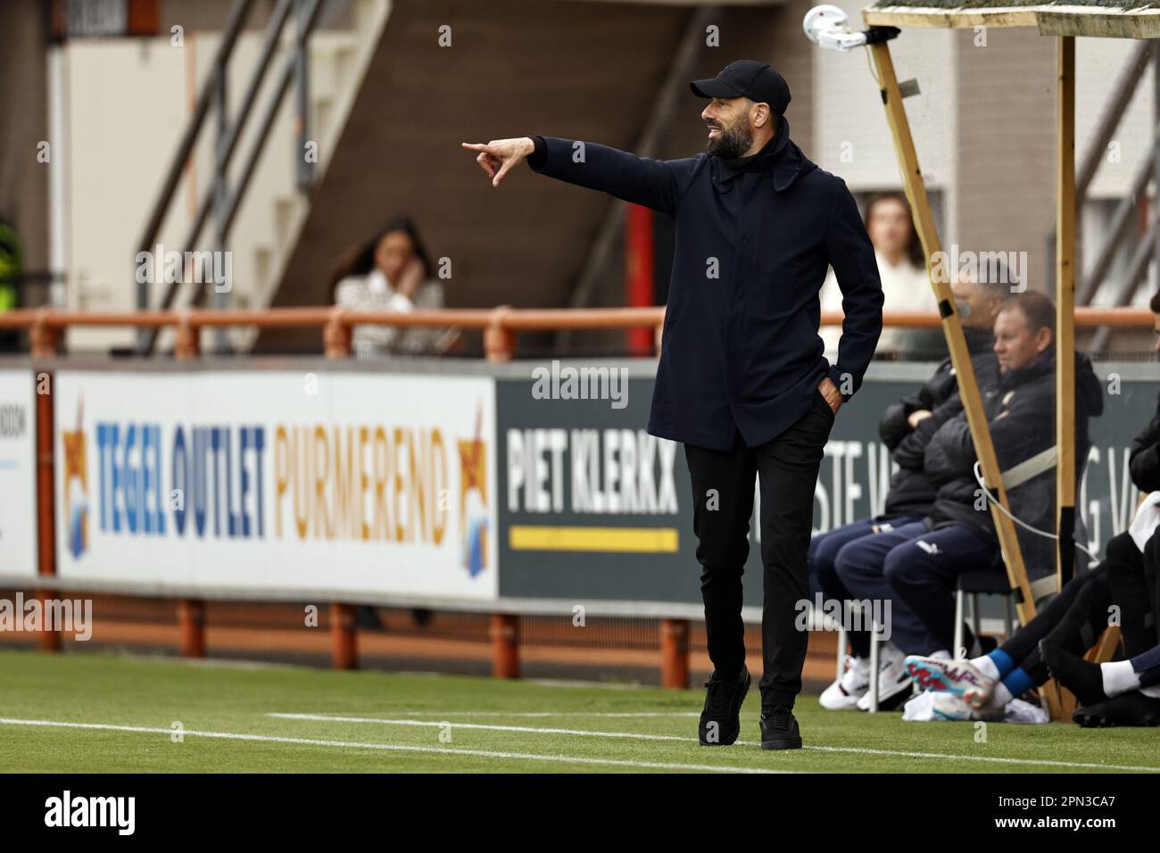VOLENDAM - PSV Eindhoven coach Ruud van Nistelrooij during the Dutch ...