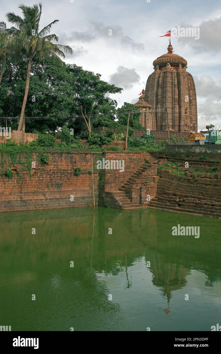 07 27 2007 Lingaraja Temple dedicated to Shiva Bhuvneshwar Odisha ...