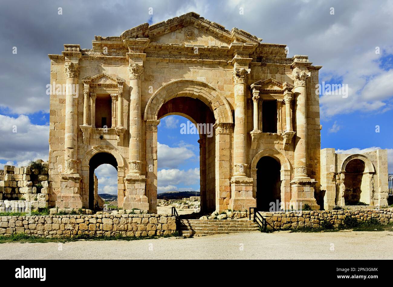Arch of Hadrian 129/130 AD, Roman ruins, Jerash, Jordan, ancient city ...