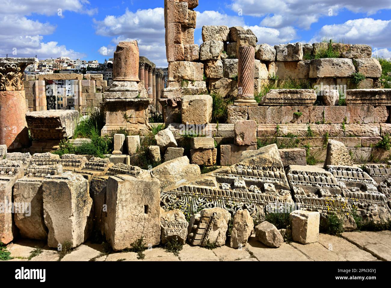 Cardo Maximus Columnade Roman ruins, Jerash, Jordan, ancient city ...