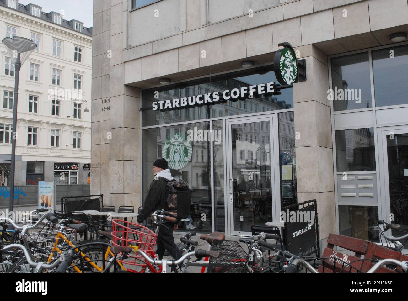Seattle starbucks cooffee hi-res stock photography and images - Alamy