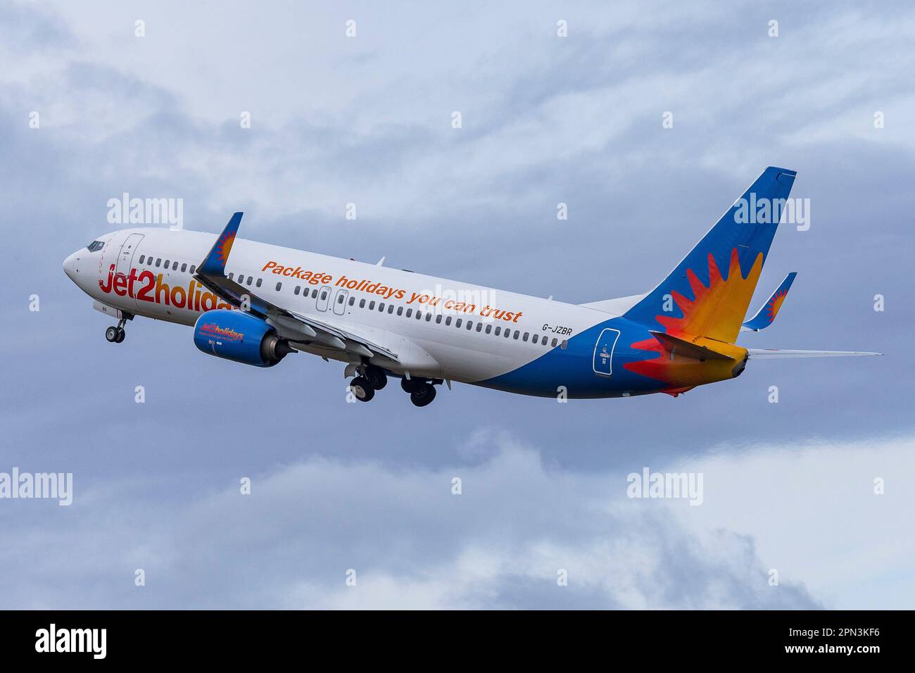 Jet2holidays plane hi-res stock photography and images - Alamy