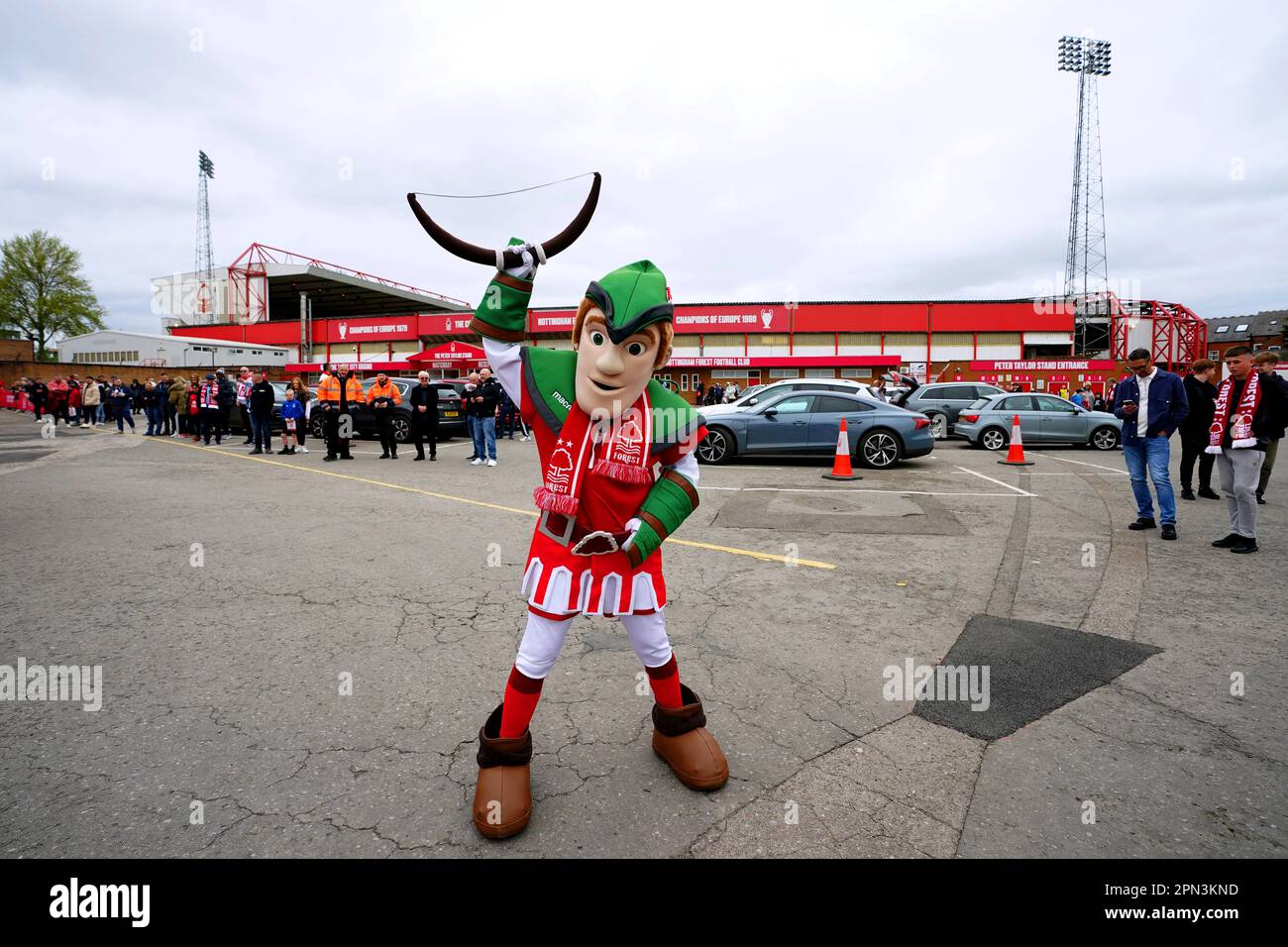 Nottingham forest mascot hi-res stock photography and images - Alamy