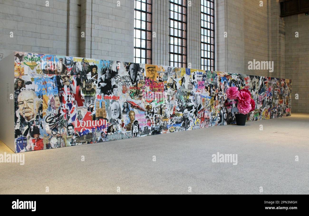 Battersea Power Station Mural Stock Photo - Alamy