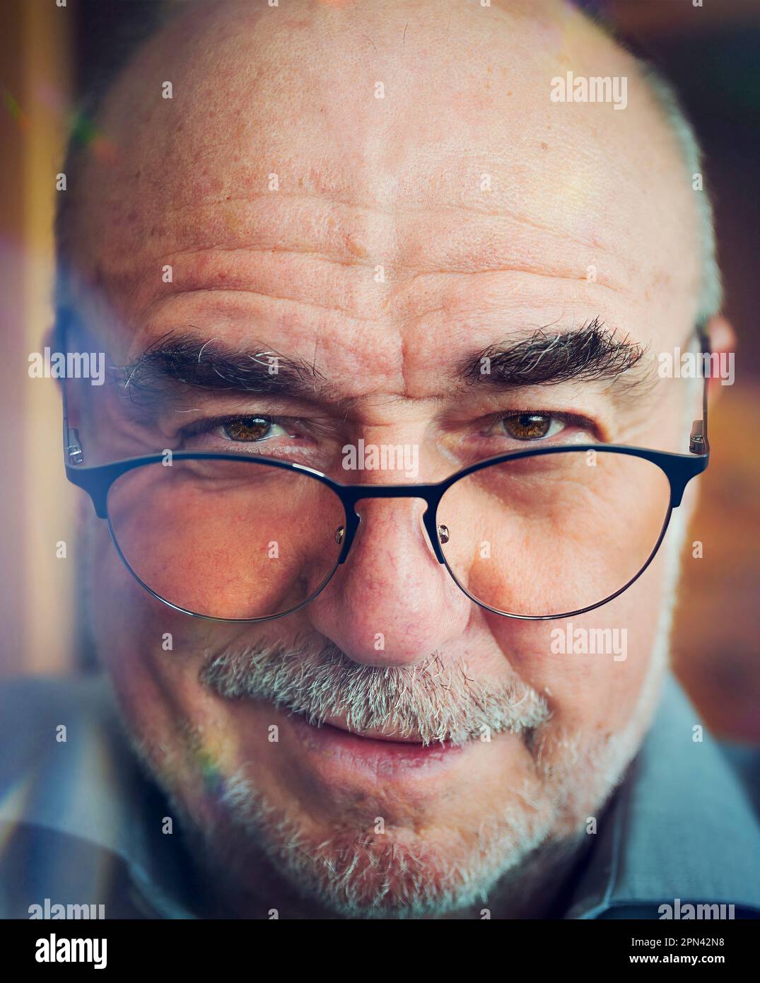 Headshot brille hi-res stock photography and images - Alamy