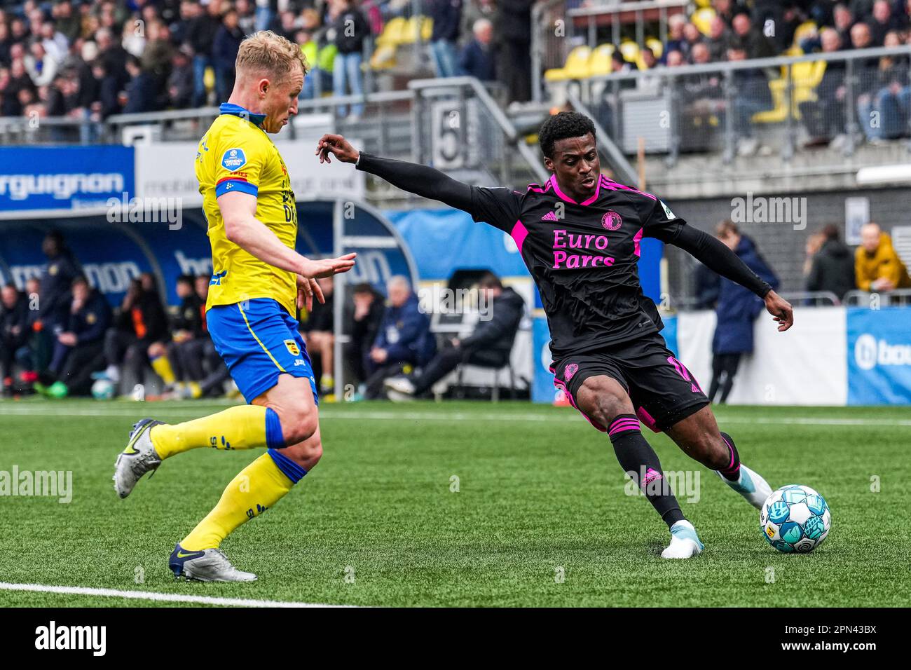 Leeuwarden - Doke Schmidt of SC Cambuur, Javairo Dilrosun of Feyenoord ...