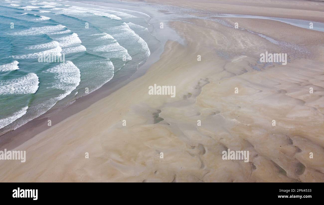sand and sea waves, top view. Sandy beach and ocean tide. Seascape ...