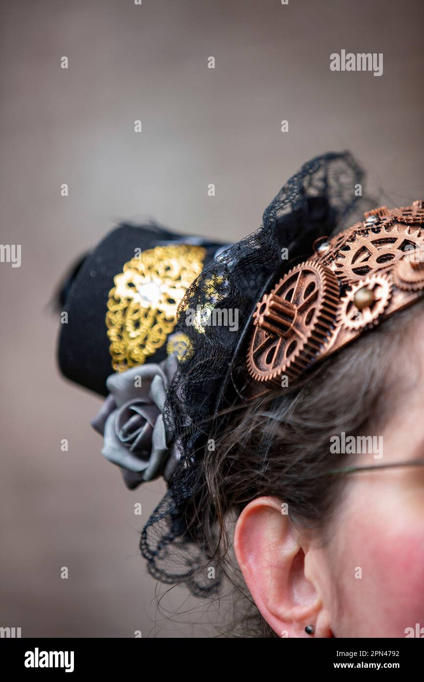 Requisiten Steampunks beim exklusiven Fotoshooting im Volksgarten mit ...