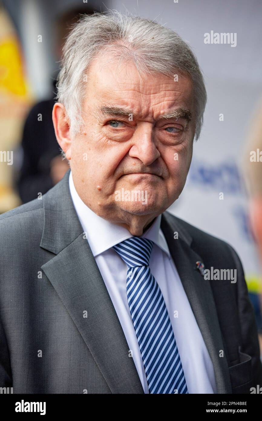 Herbert Reul beim landesweiten Katastrophenschutztag NRW unter dem ...