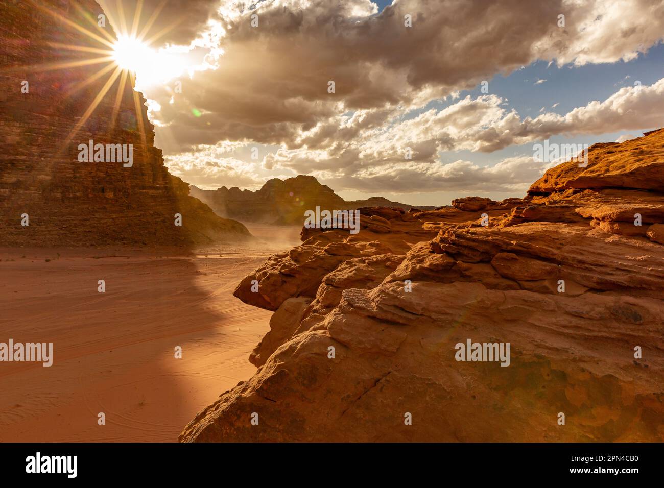 The stunning desert scenery of Wadi Rum, Jordan Stock Photo - Alamy