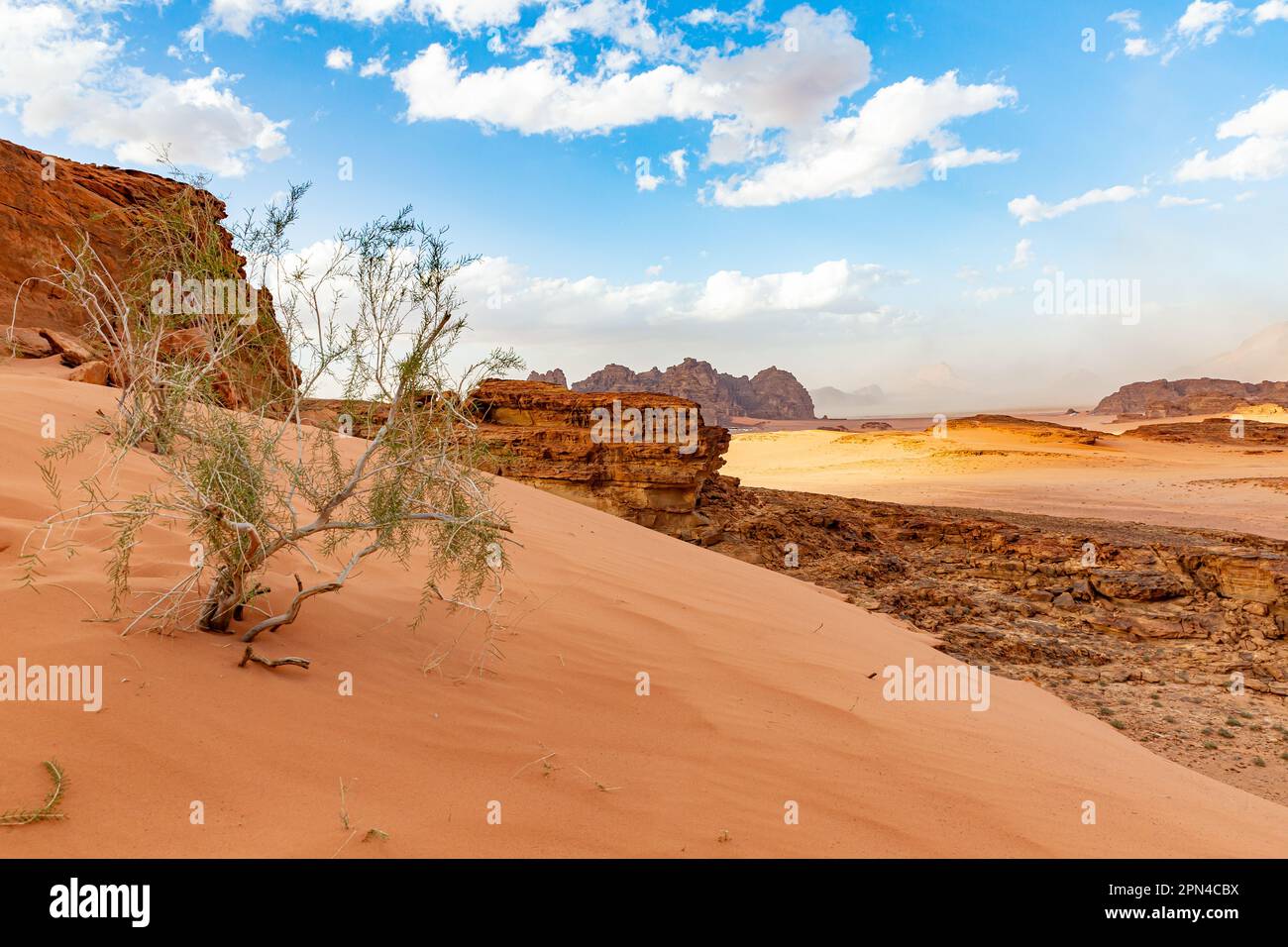 The stunning desert scenery of Wadi Rum, Jordan Stock Photo - Alamy