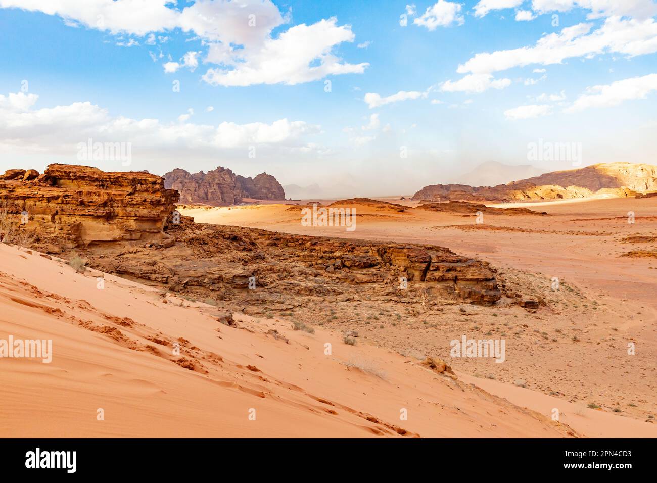 The stunning desert scenery of Wadi Rum, Jordan Stock Photo - Alamy