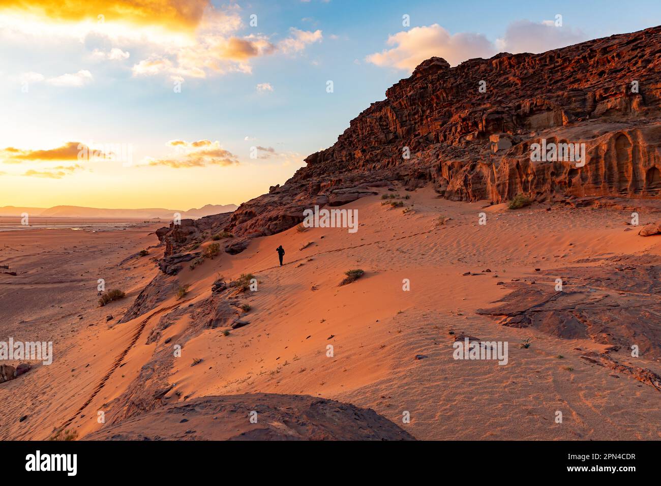 The stunning desert scenery of Wadi Rum, Jordan Stock Photo - Alamy