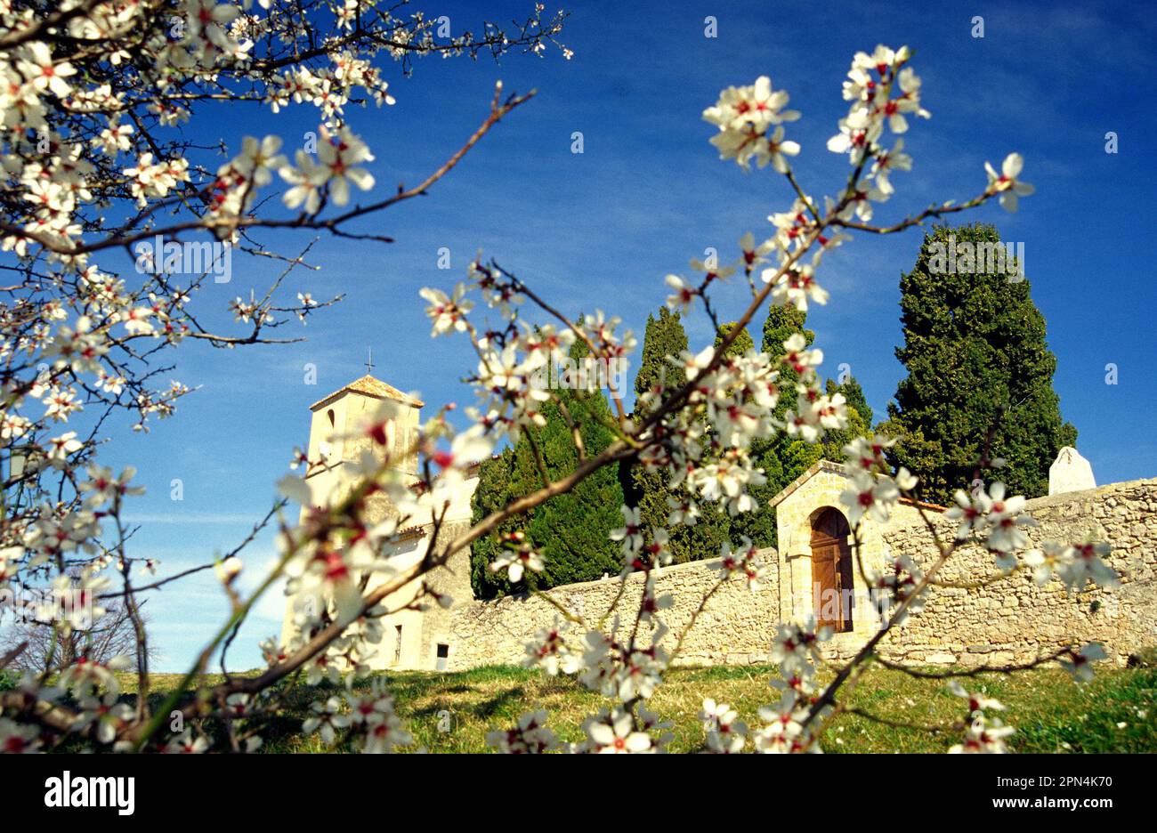 Tourtour called the village in the sky Provence Stock Photo - Alamy