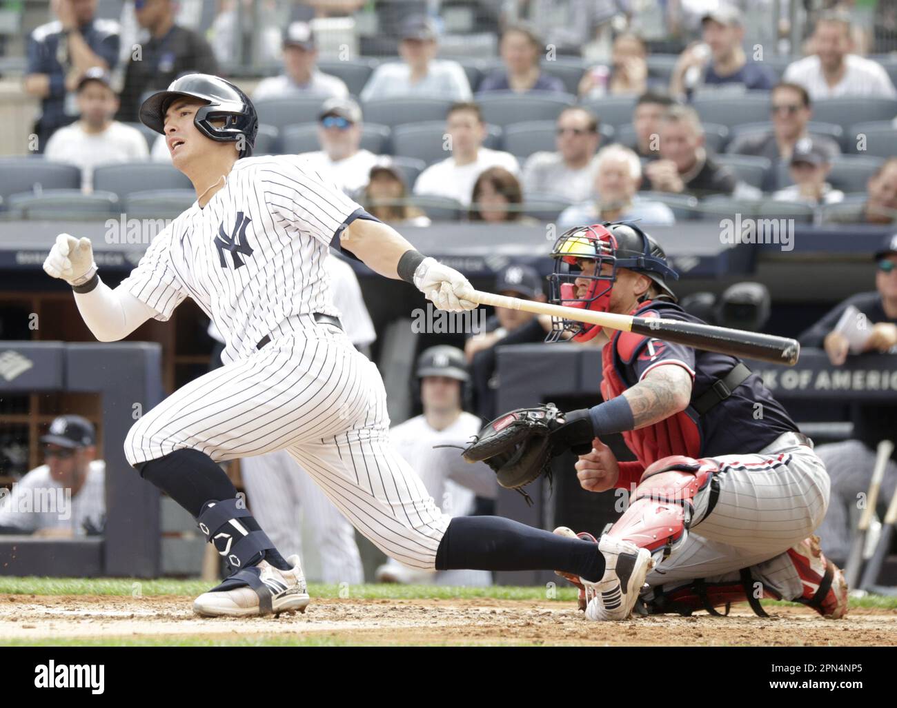 Apr 5th hi-res stock photography and images - Alamy