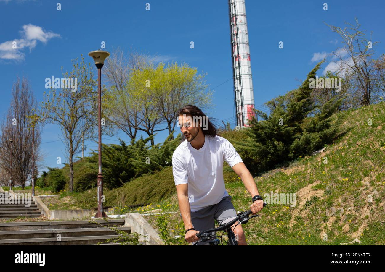 Bicycle riding hi-res stock photography and images - Alamy