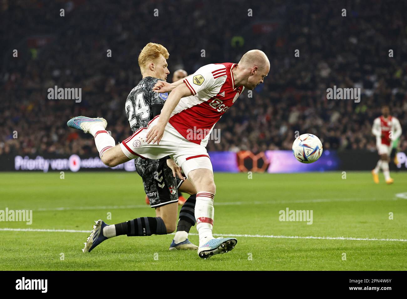 AMSTERDAM - (LR) Julius Dirksen of FC Emmen, Davy Klaassen of Ajax during the Dutch premier ...