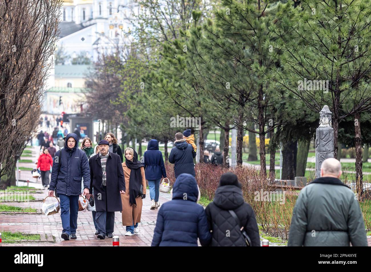 Ukrainian believers walk with food baskets during Easter Sunday ...