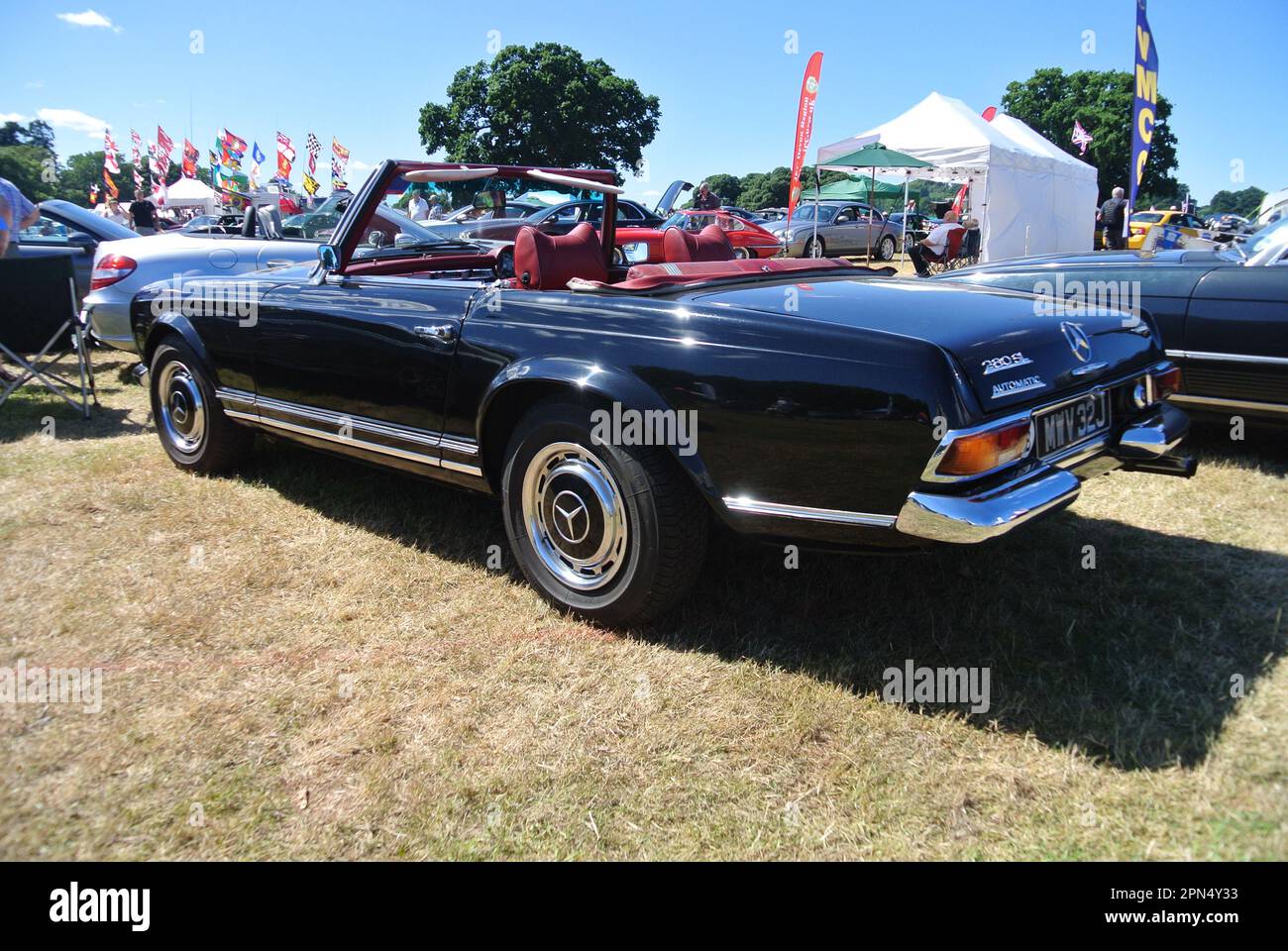 1972 mercedes benz 280 sl automatic hi-res stock photography and images ...