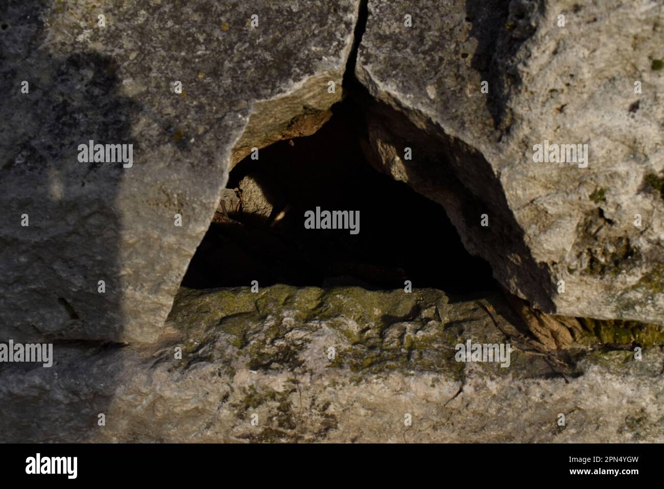 Hole in concrete fence hi-res stock photography and images - Alamy