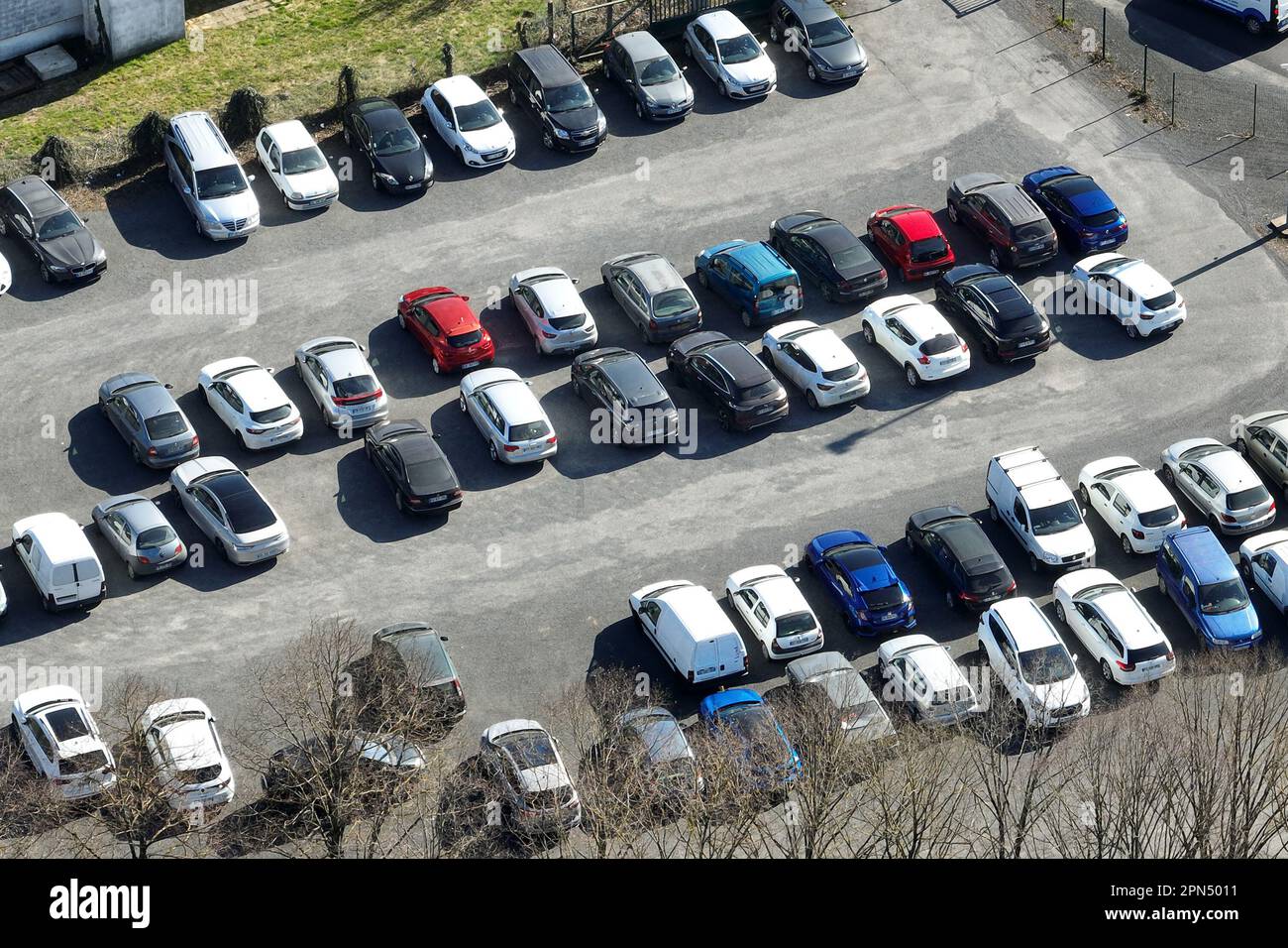 Rental cars parked airport hi-res stock photography and images - Alamy
