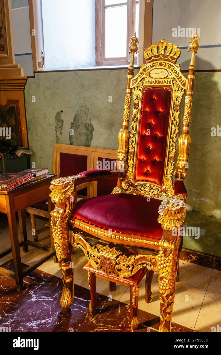 Throne of the prophet Elijah in synagogue. Chair for circumcision Stock ...
