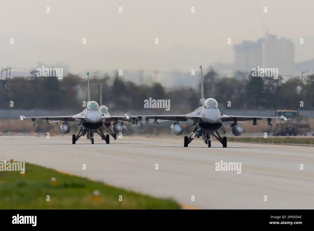 U.S. Air Force F-16 Fighting Falcons from the 8th Fighter Wing, Kunsan ...