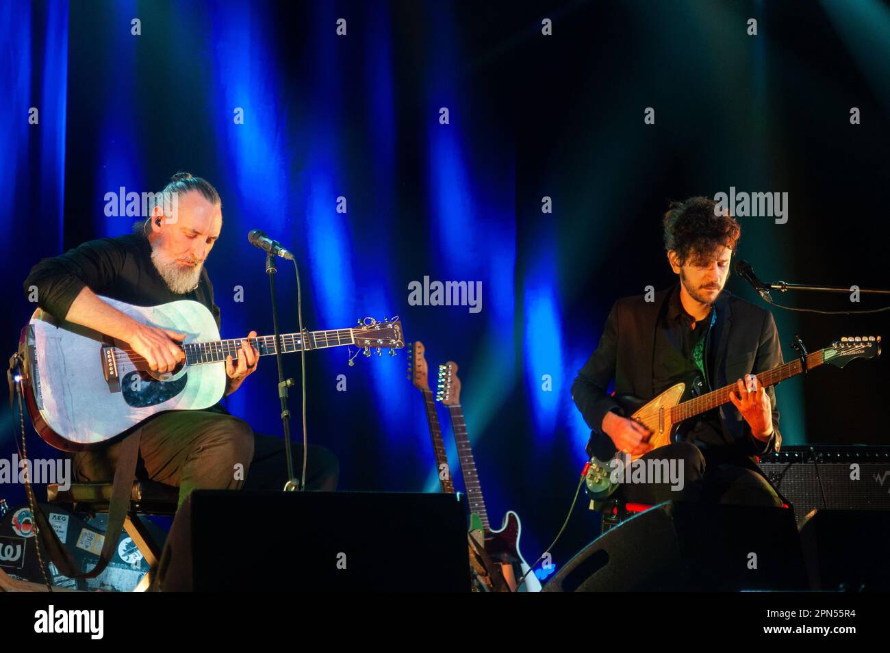 Fink singer hi-res stock photography and images - Alamy