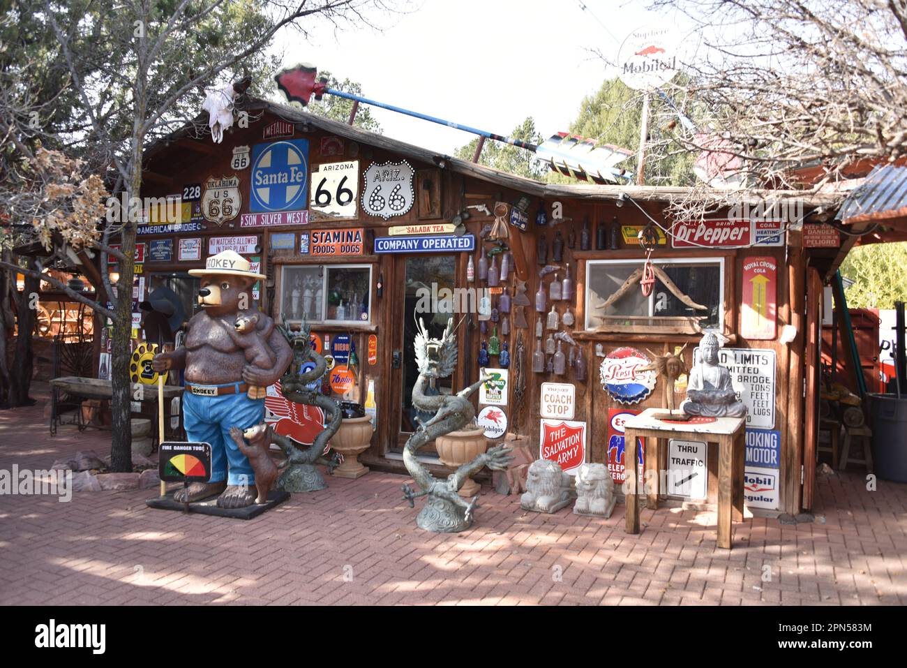 Sedona, AZ USA 1/13/2023. Son Silver West Galleries. Beautiful vintage ...