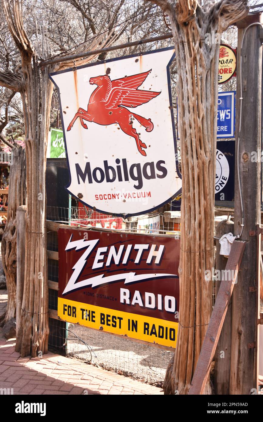 Sedona, AZ USA 1/13/2023. Son Silver West Galleries. Beautiful vintage ...