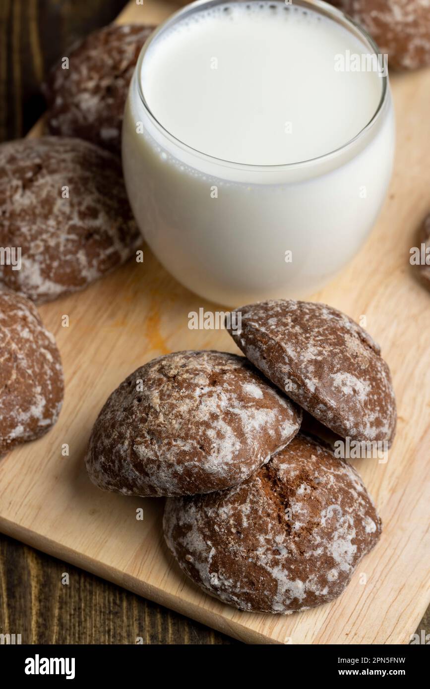 Fresh chocolate gingerbread and mill milk, fresh cow's milk poured into ...