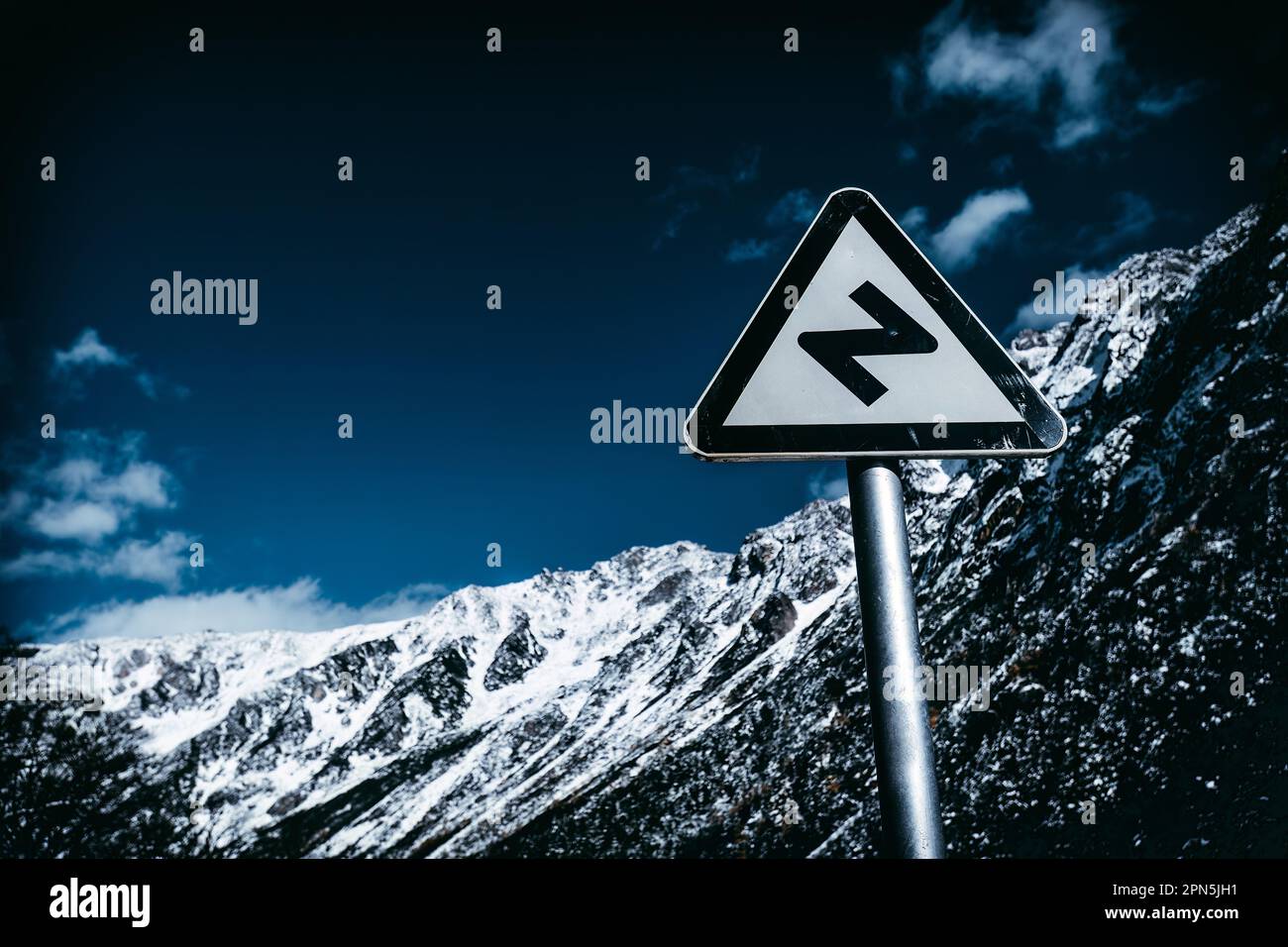 China travel advisory hi-res stock photography and images - Alamy