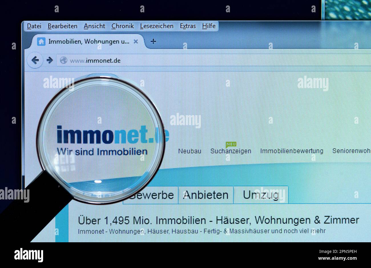 Immonet, homepage, screen, magnifying glass Stock Photo - Alamy