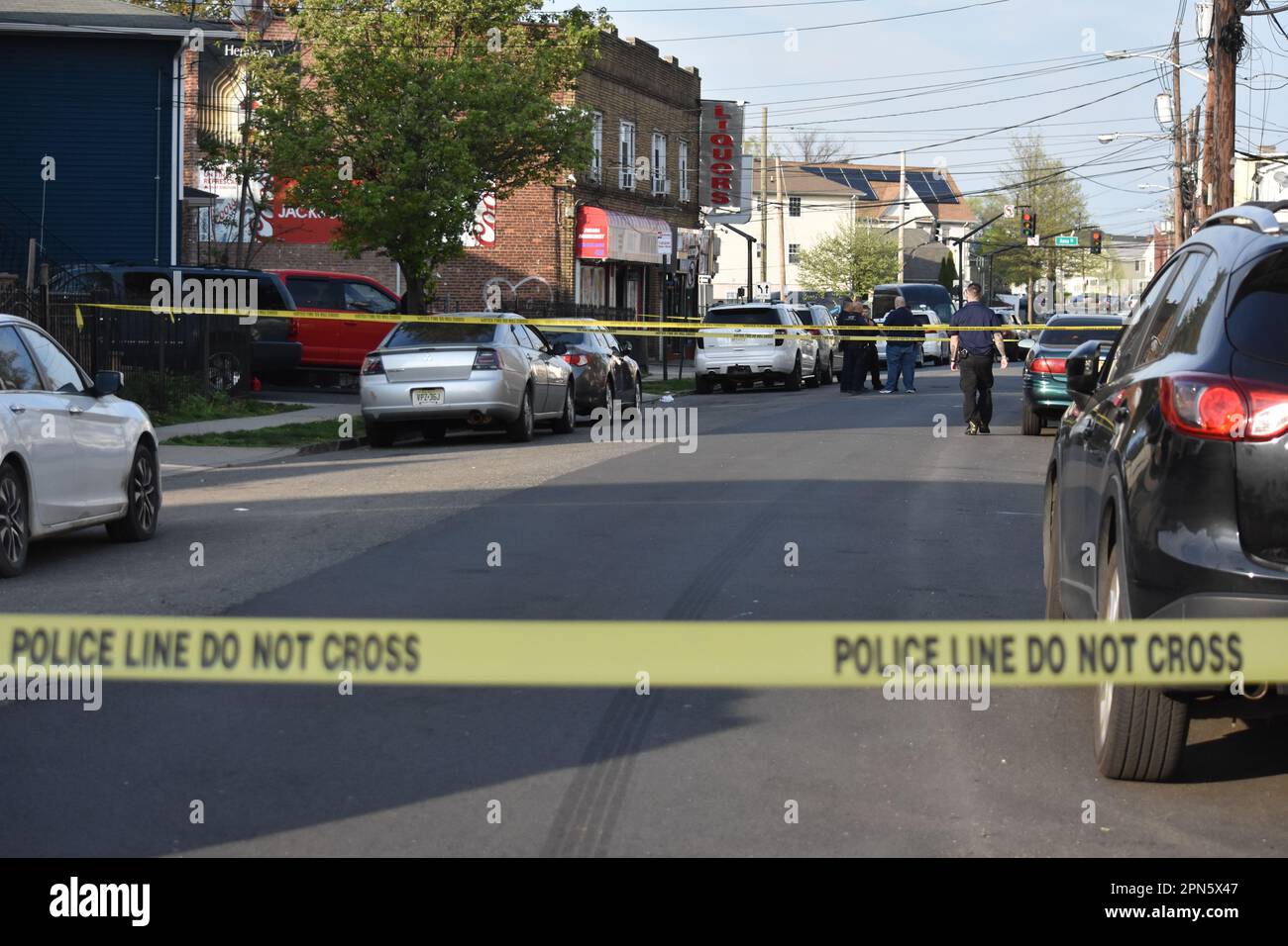 Investigate crime scene united states hi-res stock photography and ...