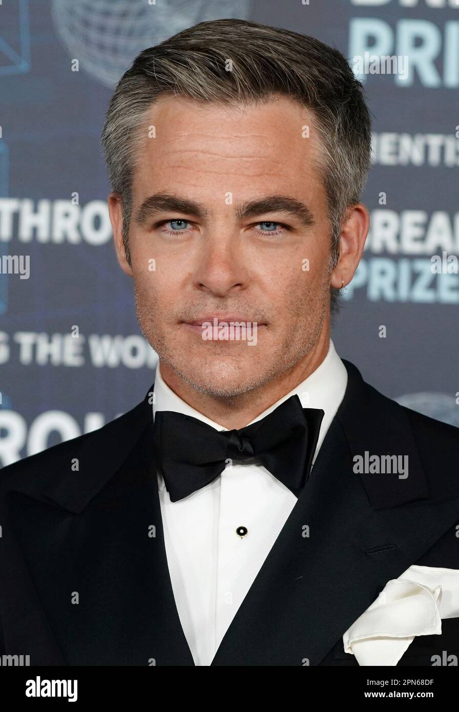 Chris Pine arrives at the ninth Breakthrough Prize Awards on Saturday ...