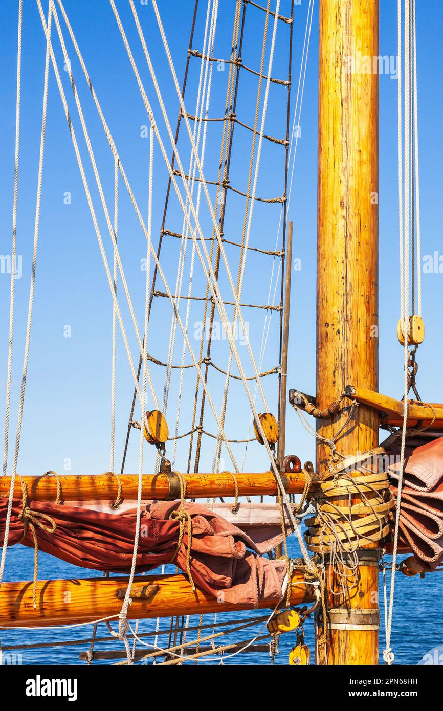 Wooden mast with rig on an old sailboat Stock Photo - Alamy